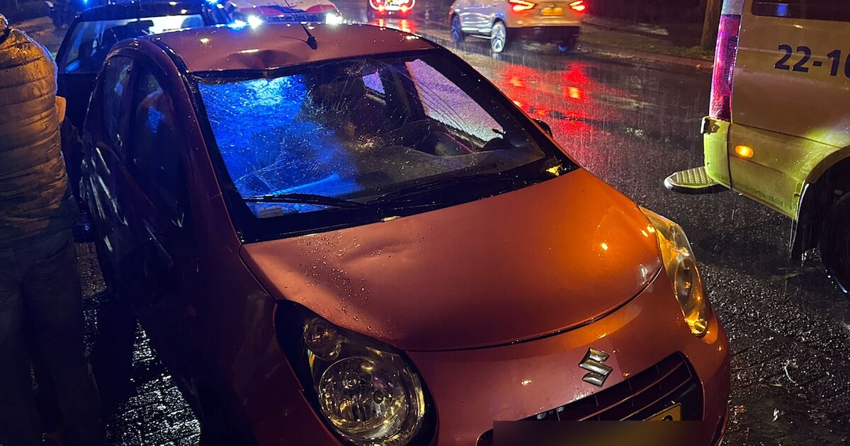 Auto botst tegen fietser in Bakel, fietser gewond | Regio | ED.nl