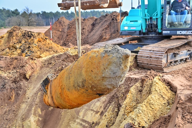 Zware bom uit Tweede Wereldoorlog tot ontploffing gebracht op ...
