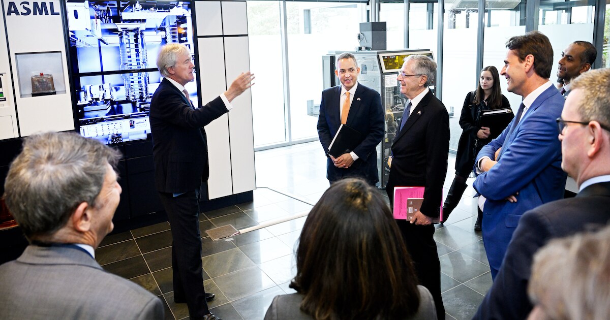 ASML investeert in Amerikaanse fabriek en krijgt bezoek van ...