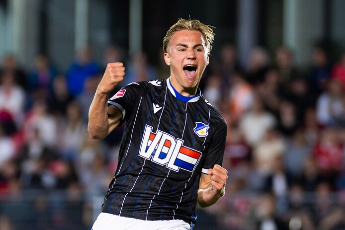 Sterk debuutjaar beloond met contract: Hugo Deenen tekent voor twee ...