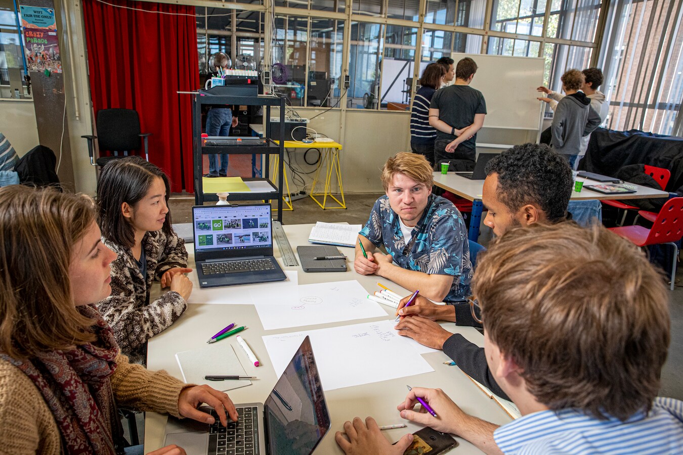 Hackathon helpt mobiliteit in Eindhoven duurzamer te maken | Foto | ed.nl