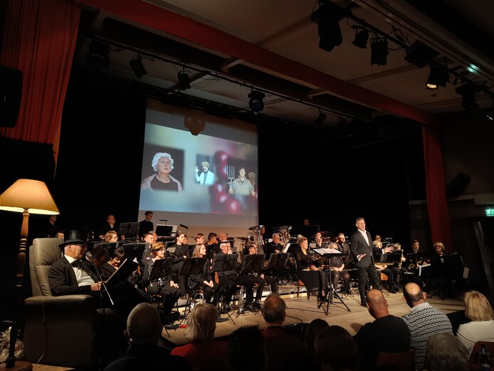 Eigen Ommels kerstverhaal met lach en traan: ‘Help elkaar, ook als het ...