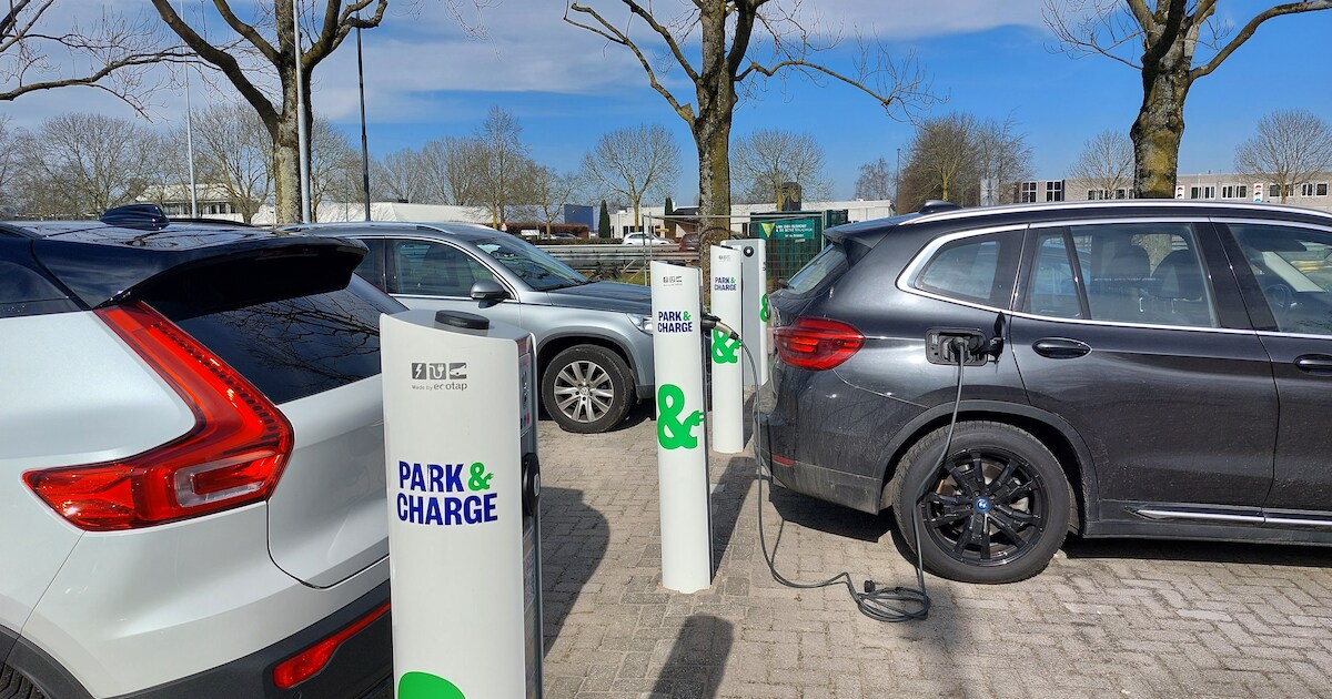 Hoe laad je al die elektrische auto’s op? Een laadplein en graag wat ...