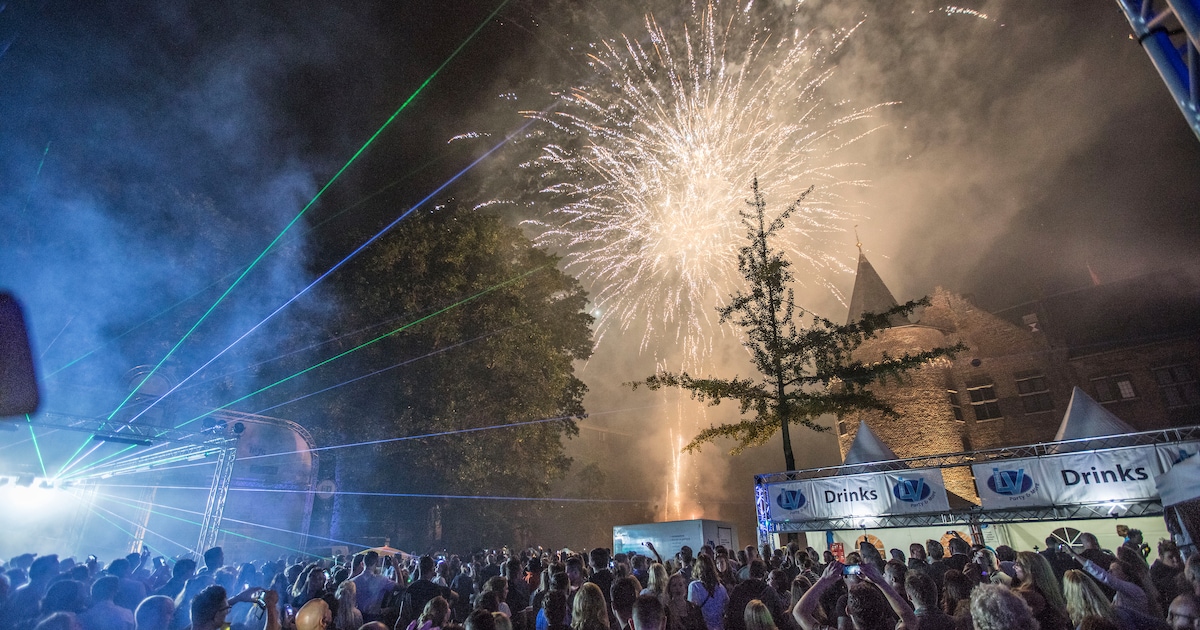 Het nieuwe jaar starten met lasershow en vuurwerk op centrale plek? Helmond onderzoekt of het ...