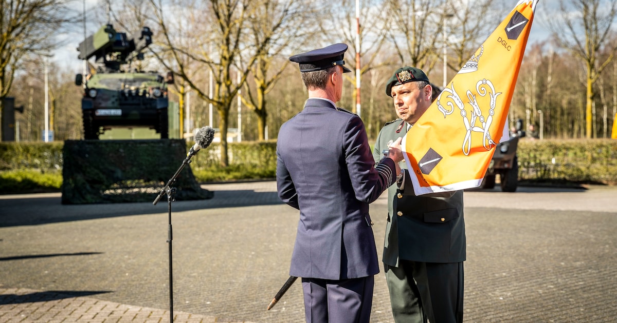 Machtswisseling op militaire basis Vredepeel | De Peel | ed.nl