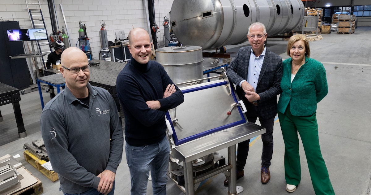Van varkensboer tot hightech metaal: na 45 jaar draagt Van Bussel zijn ...