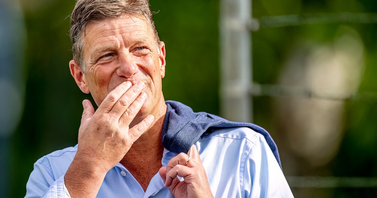 Onzichtbare en niet presterende NAC-directeur Henk Valk na een half jaar naar de uitgang gewezen ...