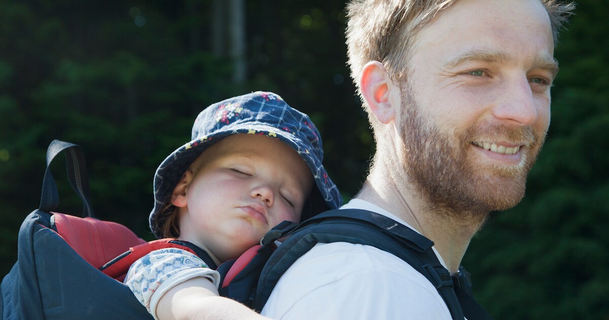 Moet je baby per se in een bedje slapen, of zijn autostoeltjes en ...