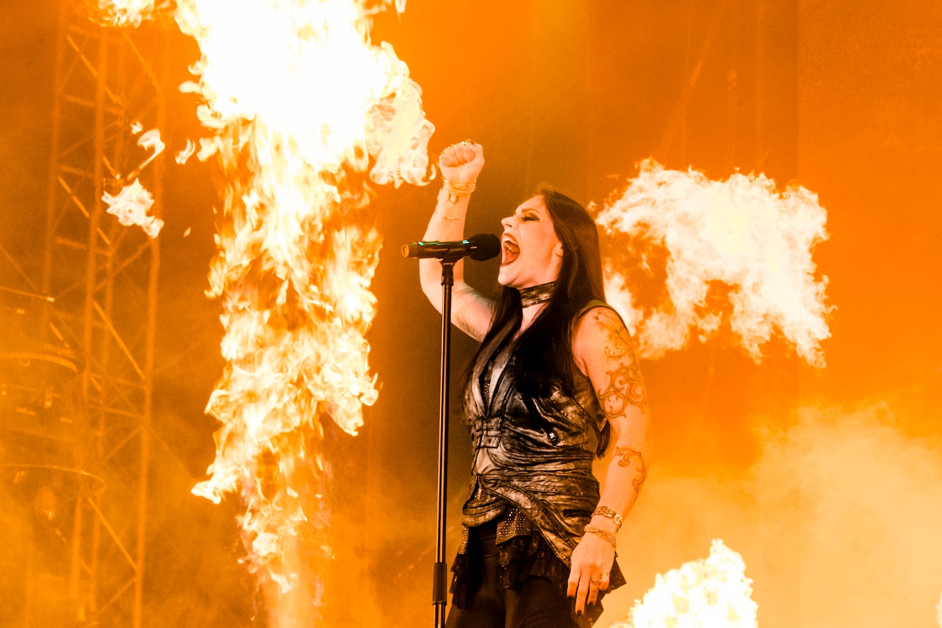 Floor Jansen dankt Beste Zangers: wereldberoemd, maar nu ook ín ...