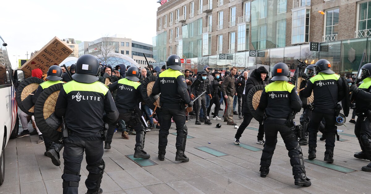 Heel Roggel praat over de rellen, jonge stenengooiers uit het dorp ...