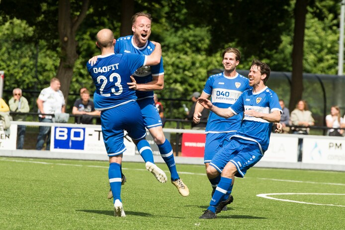 Bonusspeler is met magistrale vrije trap reddende engel voor De Valk ...