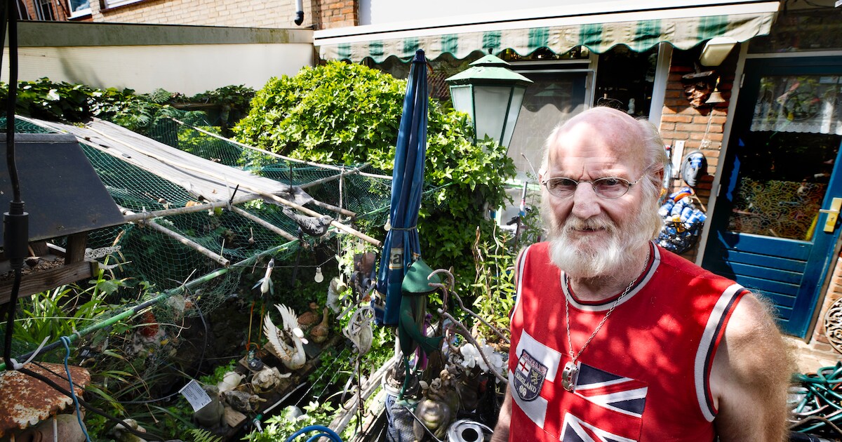 Piet (75) verloor 51 koikarpers omdat werklui hun peuken in de vijver ...