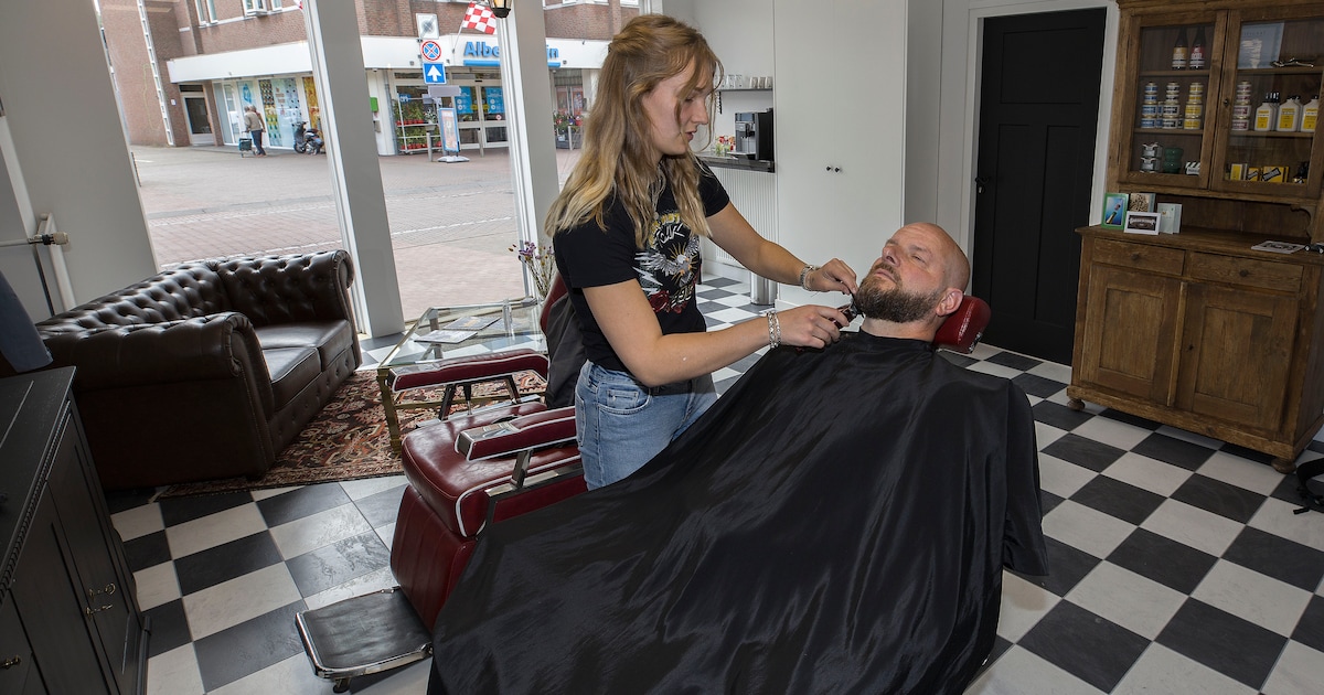 Nieuw Barberhuis in Heeze: ‘Mannen knippen is leuker’ | Regio | ED.nl