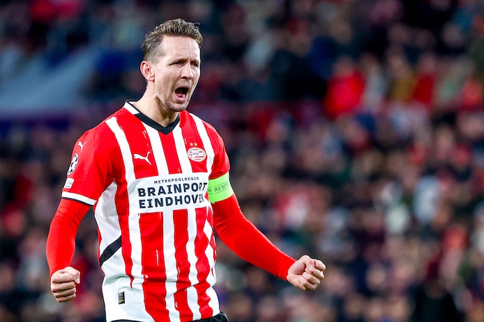 Luuk de Jong laat Maarten wachten en praat met PSV over zijn toekomst | PSV | ed.nl