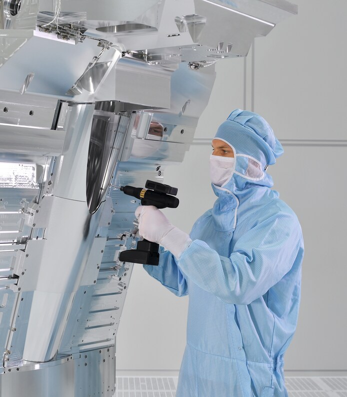 ASML haalt hoogste EUV-snelheid ooit in laboratorium in Veldhoven ...