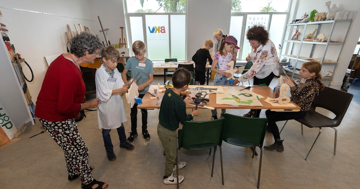 Herten, eenhoorns en giraffen maken voor buitenexpositie in Cultuurhuis ...