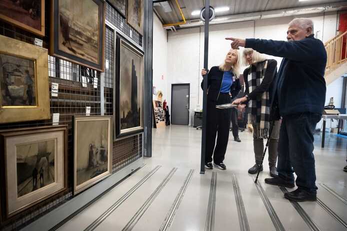 Rondleiding in depot Museum Helmond: ‘Dit is een groot deel van het ...
