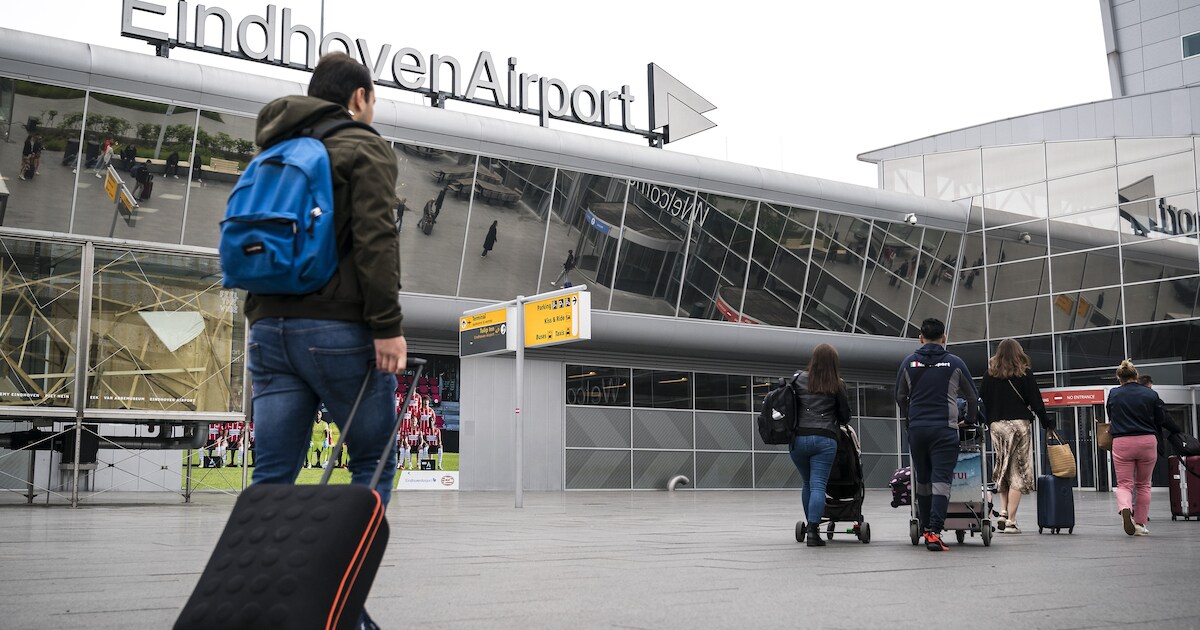 Vliegtuig op Eindhoven Airport kan niet opstijgen na botsing met vogel ...