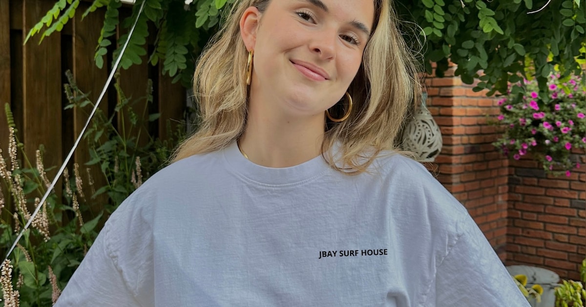 Julie Claessen geeft surflessen aan kinderen in Zuid-Afrika: ‘Ze worden ...