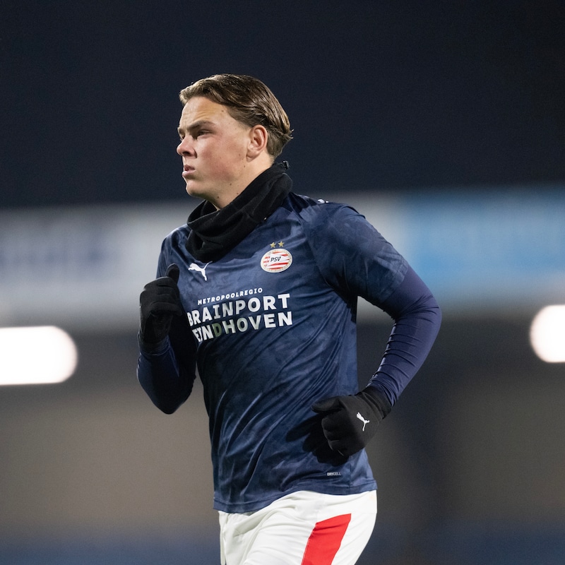 PSV betrekt topscorer Robin van Duiven van Jong PSV (nog) niet bij het ...