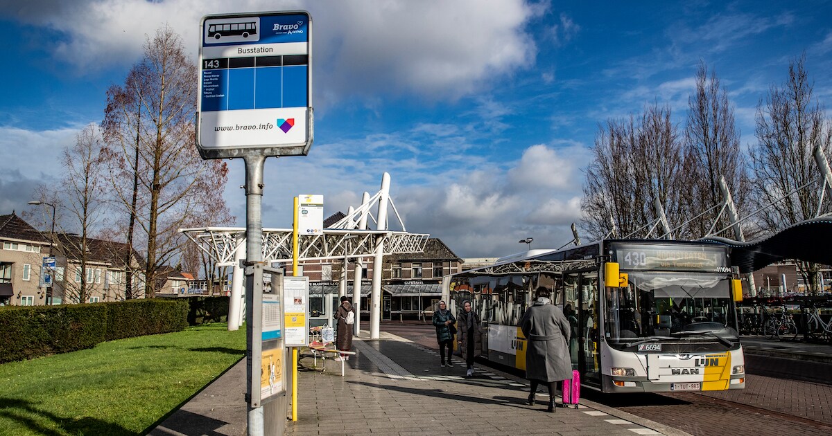 Te weinig reizigers in extra bussen tussen Reusel en Tilburg, proef ...