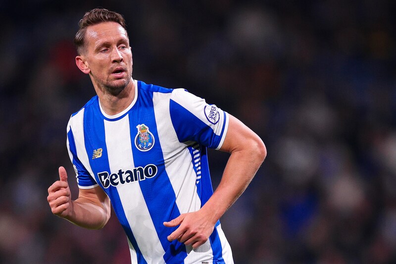 Luuk de Jong krijgt bar slecht nieuws en kan pas eind 2026 weer ...