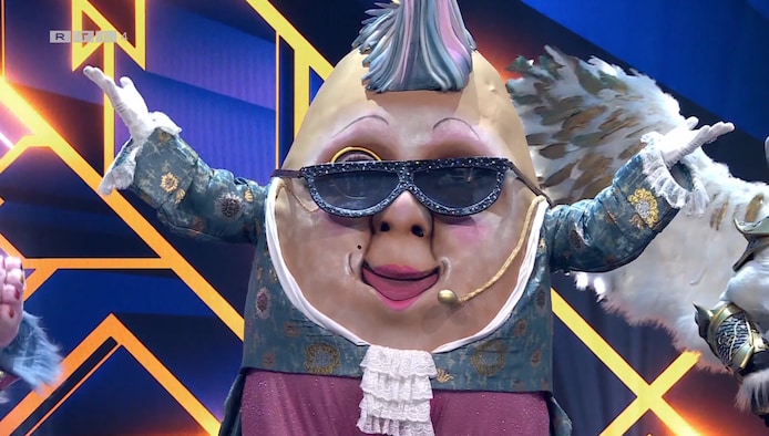 Panel The masked singer stomverbaasd als Blij Ei zijn ware identiteit ...