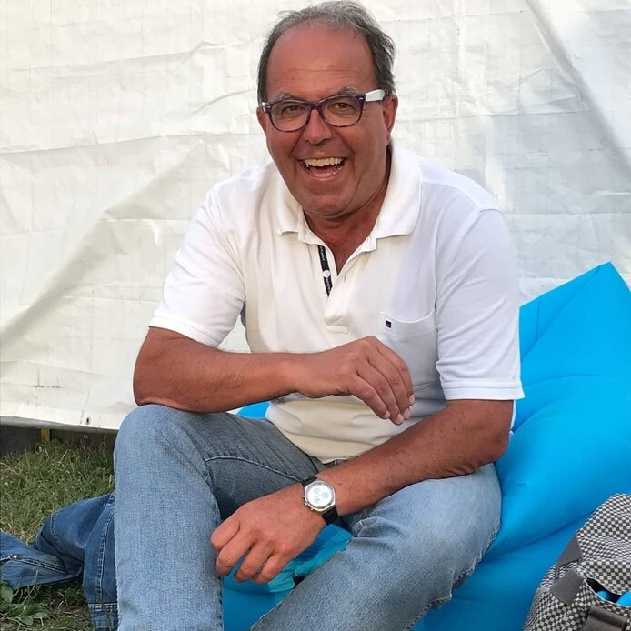 John (64) vond of maakte altijd wel gezelligheid: ‘Iedereen kende hem ...