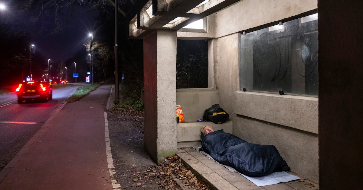 Jurist, nette kleding én toch dakloos: Gert Jan (60) ligt al weken in ...