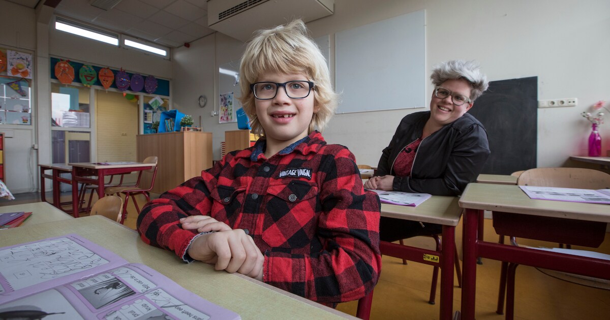Boet uit Soerendonk zit bij juf Ank in de klas bij De Luizenmoeder ...