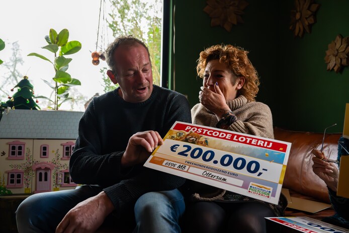 Oma, moeder en zoon winnen alle drie tonnen bij Postcode Loterij ...