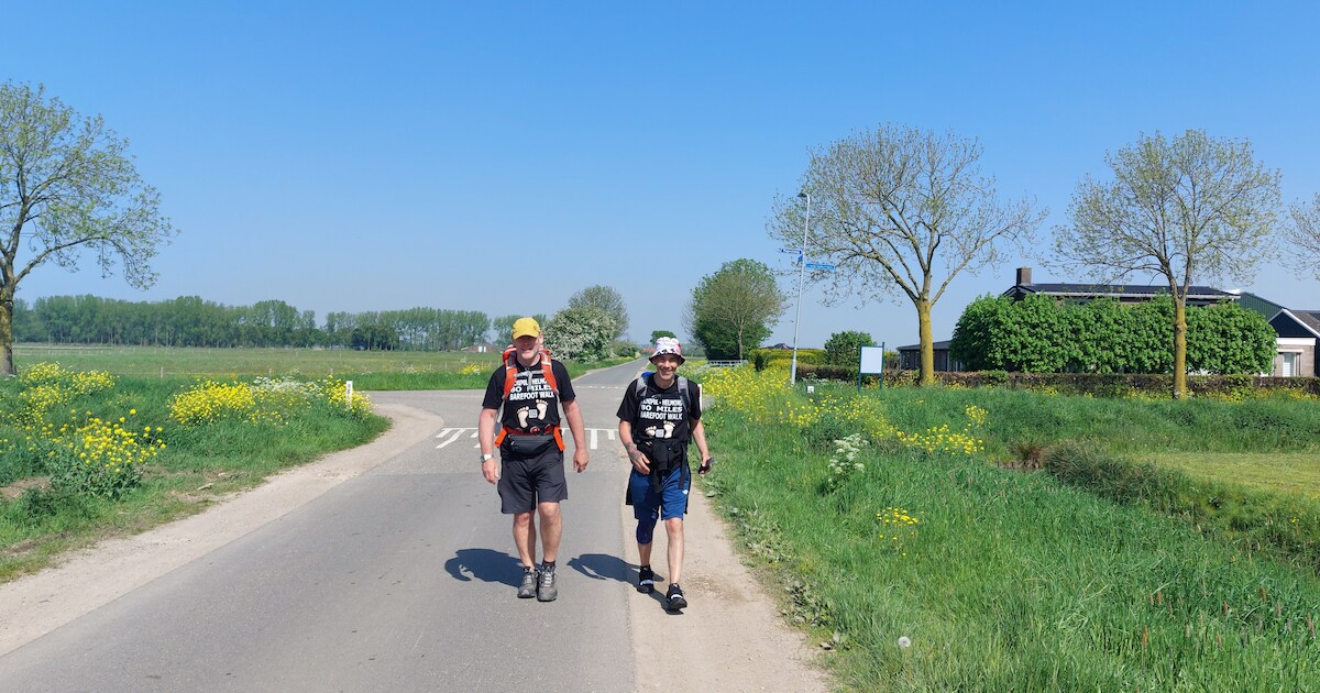 Drie dagen blootvoets van Schiphol naar Helmond lukt Ian (63) net niet ...