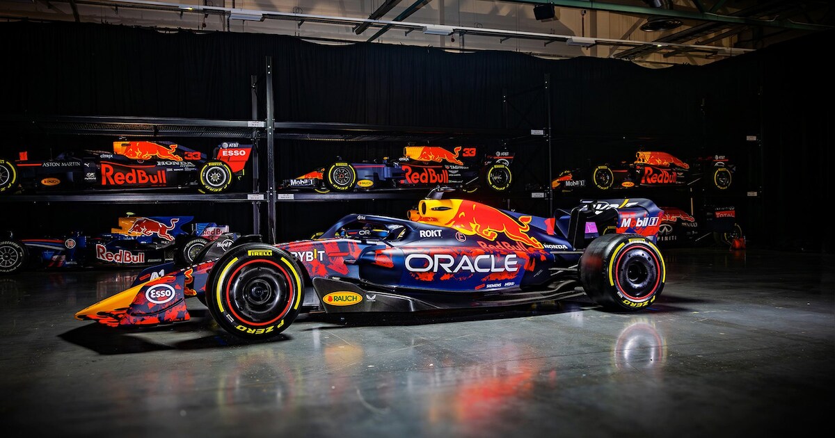 Red Bull viert feestje bij GP Groot-Brittannië met extra rode RB20 voor ...
