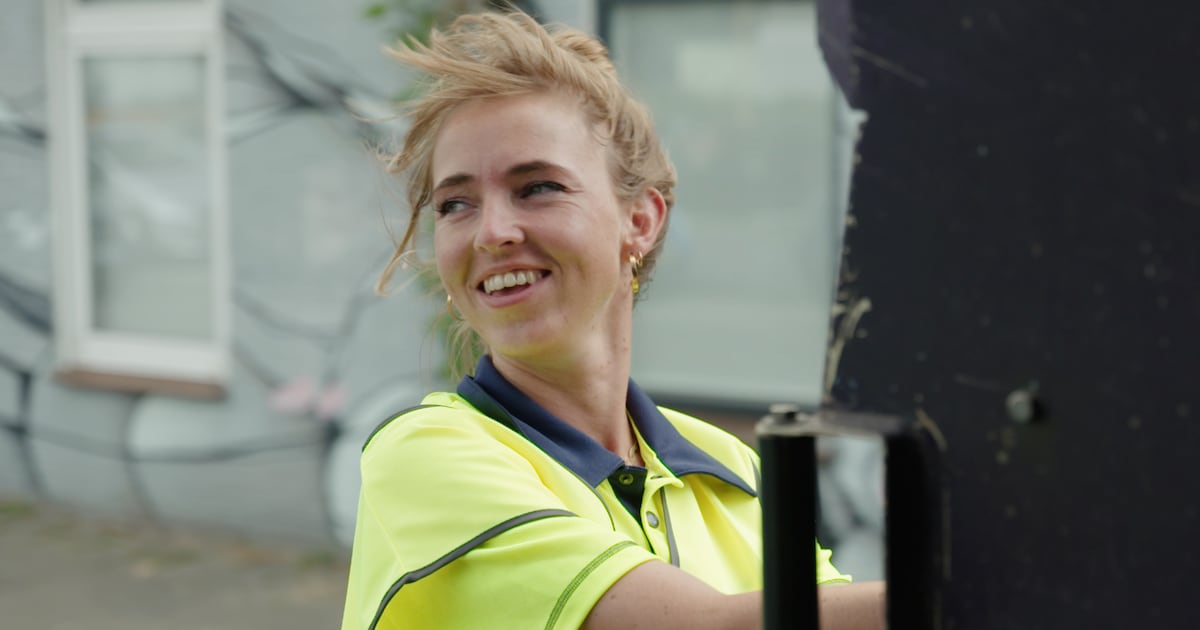 Met Eindhovense Anne mee op de vuilniswagen: de trots én schaamte van ...