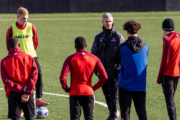 De hectische eerste dagen van nieuwe Helmond Sport-trainer Sven Swinnen: ‘Ik was meteen al ...