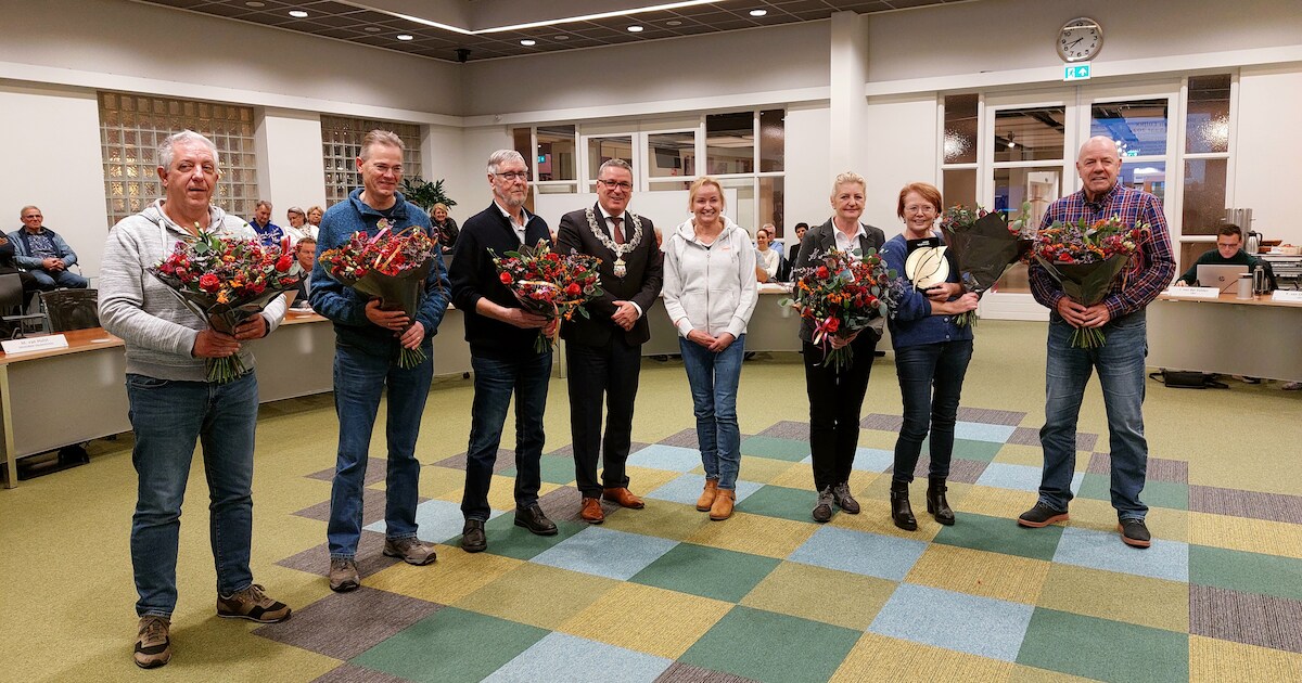 Rien Luijkx Klare Taal Bokaal voor Buro Sociaal Raadslieden Veldhoven ...