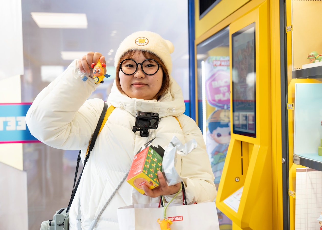 Toetjes, pretpark en een film: China wil met de Labubu-gekte Disney ...