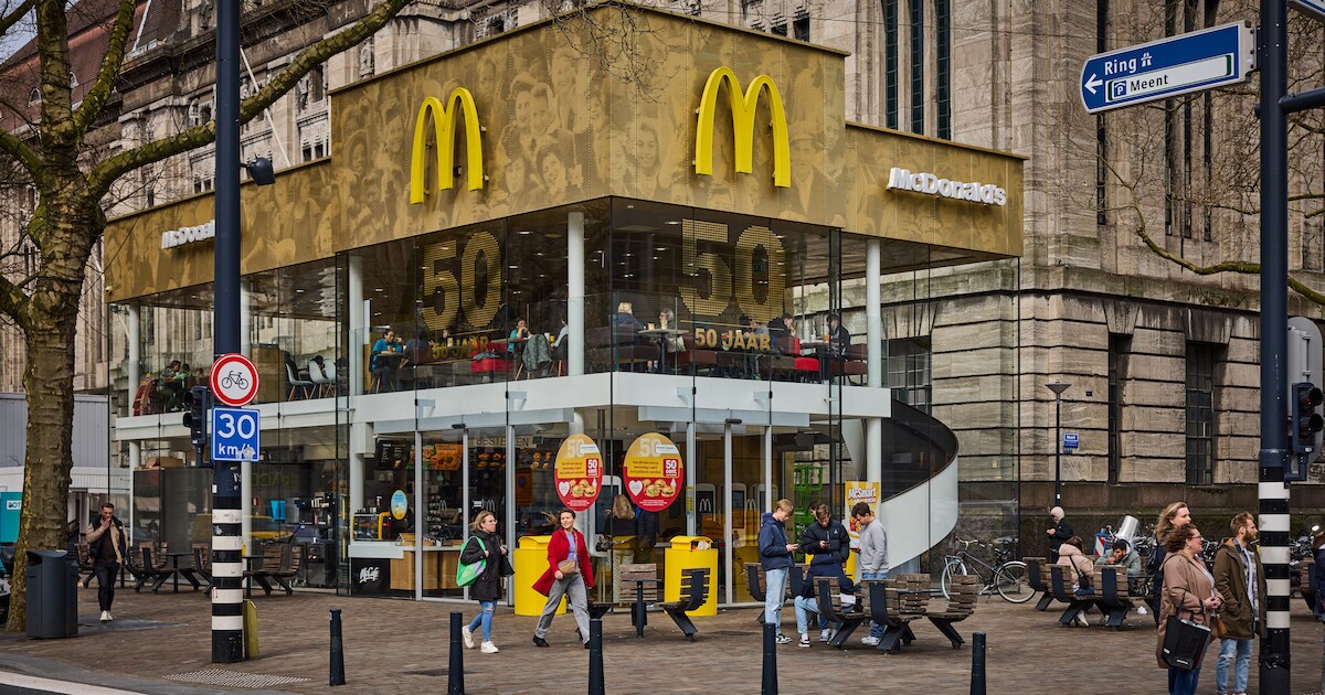 Geweldsexplosie bij McDonald’s: na opmerking over mayonaisekostuum ...