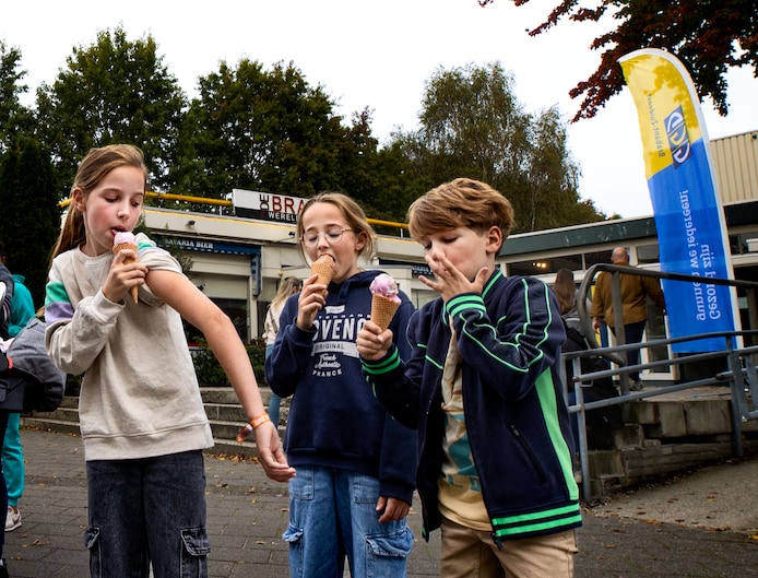 Eerst een prik, dan een ijsje voor Sophie (10) | Helmond | ed.nl