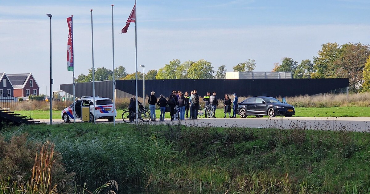 Moeder van meisje (13) dat stelselmatig wordt gepest om naaktfoto stormt school binnen: ‘Actie ...