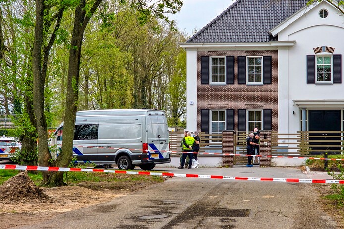 Geldrop grijpt in en sluit villa die al vaker doelwit van aanslag was ...