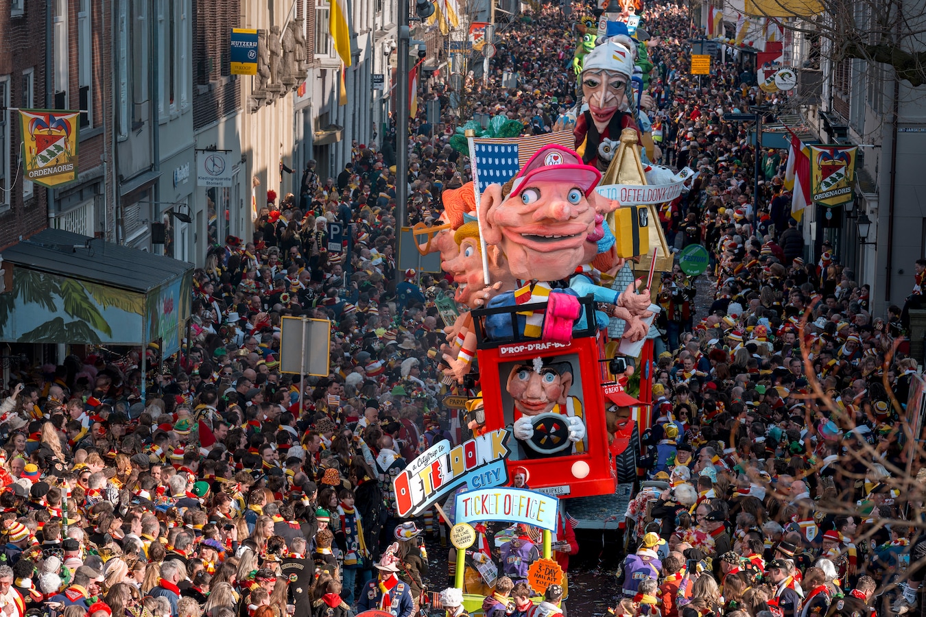 Kijk hier naar de foto’s van de optocht in Oeteldonk | Foto | ed.nl