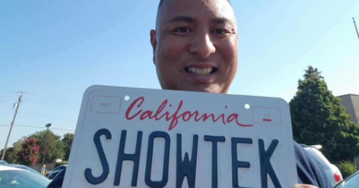 Amerikaan eert DJ-duo Showtek uit Eindhoven met kentekenplaat | Default ...