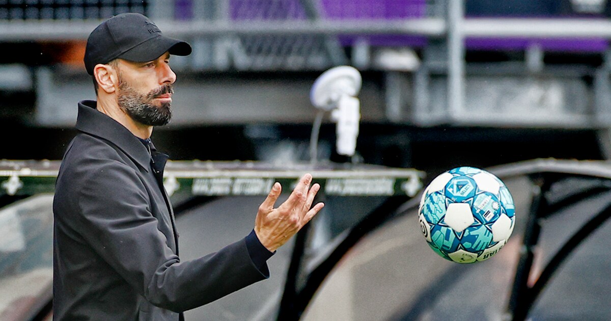 Hoe Ruud van Nistelrooij bij PSV zijn eigen herkansing af aan het ...