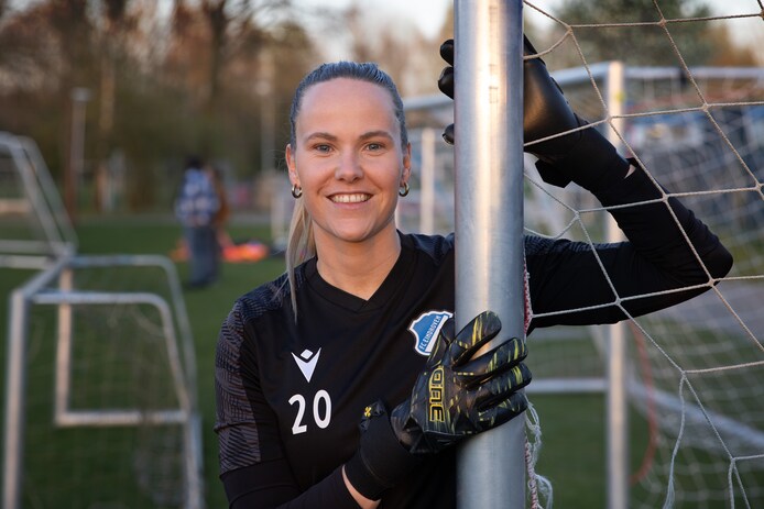 Jade Adan, betrouwbaar slot op de deur bij FC Eindhoven, houdt het ...