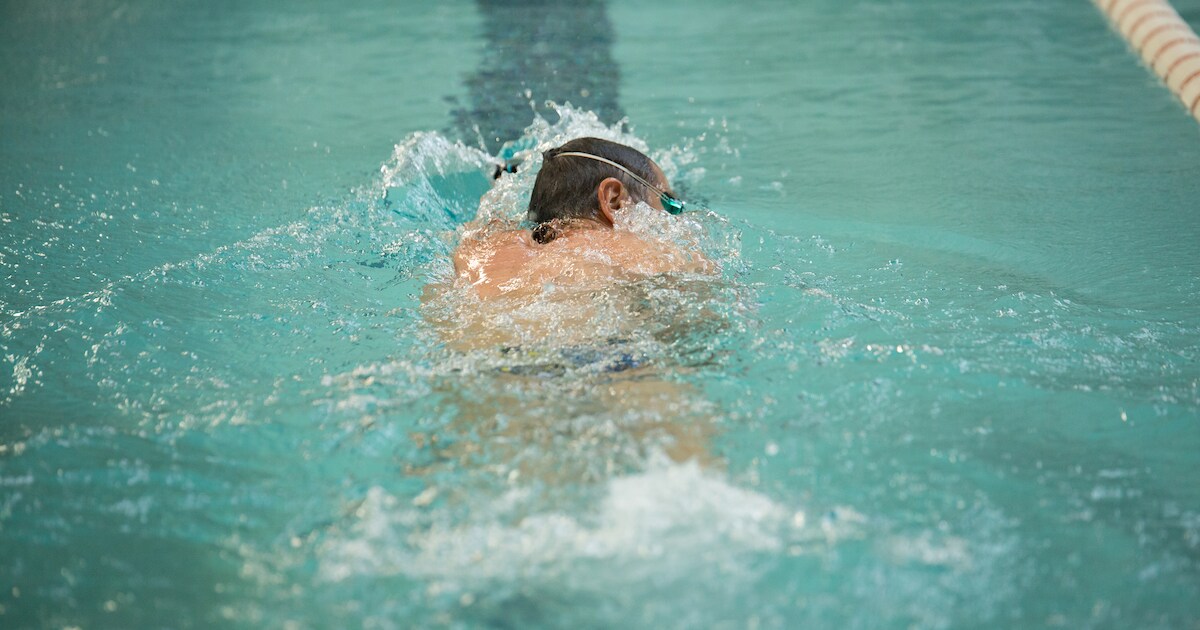 Zelfs raadsleden zwommen in het ‘illegale’ bad van Jos Maas, van de ...