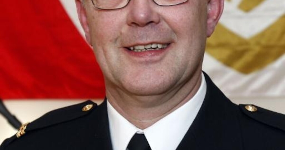 Verbakel krijgt lintje bij afscheid brandweer | Overig | ED.nl