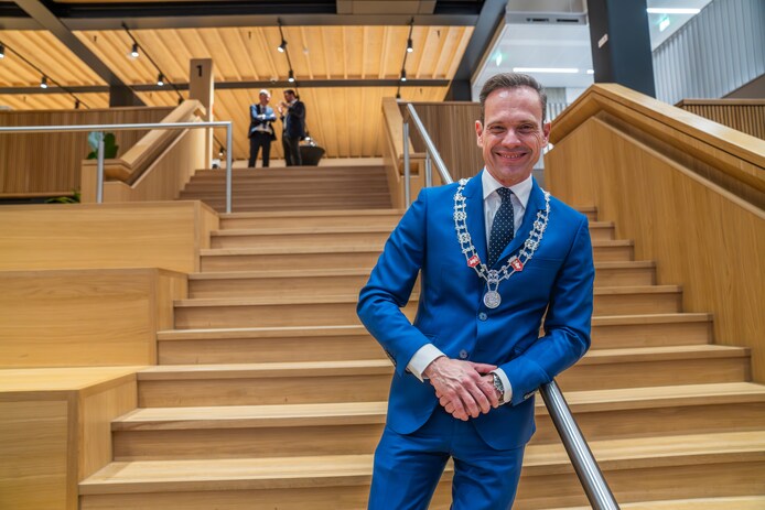 Burgemeester over jaarwisseling in Helmond: ‘Toen ik om 02.00 uur naar mijn hotel reed, was het ...