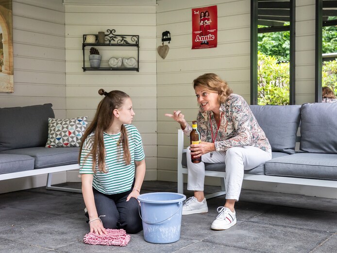 Mieke en Pien uit Best spelen hoofdrol in musical Annie: ‘Spelen dat ik ...