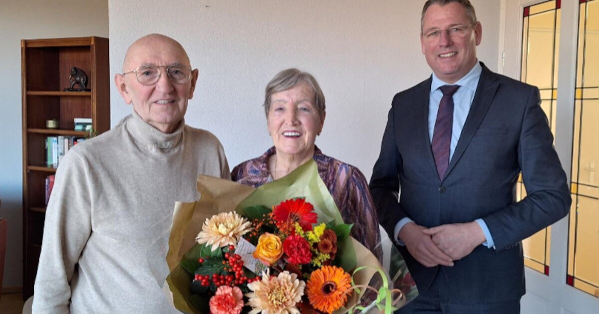Burgemeester bezoekt 65 jaar getrouwd bruidspaar in Geldrop-Mierlo ...